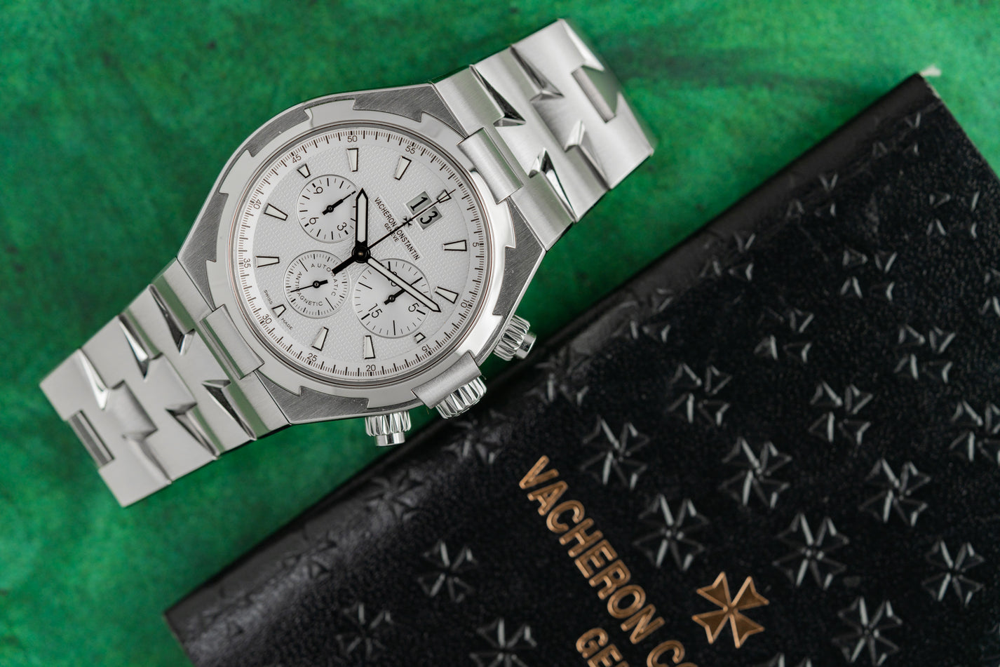 Open media 1 in modal